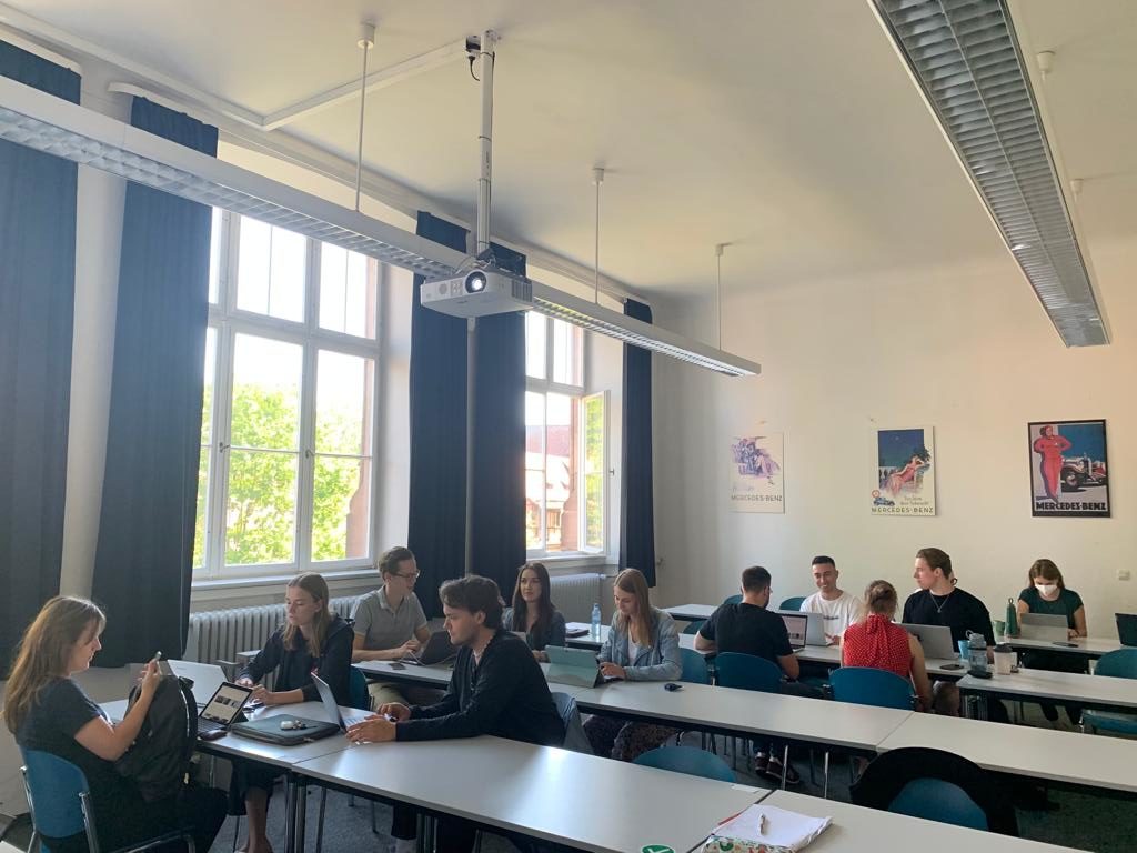 Lehrstuhl für Supply Chain Management › Prof. Dr.-Ing. Evi Hartmann ...